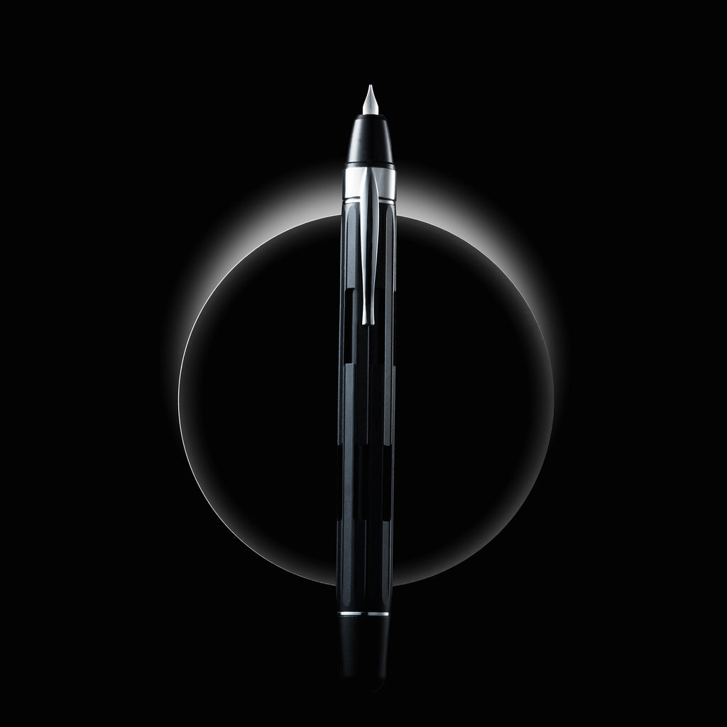 Nahvalur Eclipse Retractable Fountain Pen in Black with Silver Trim ...
